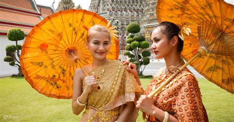 Join In Thai Costume Photo Tour At Wat Arun In Bangkok Klook