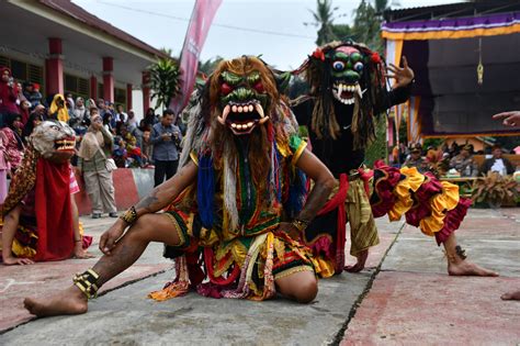 Wahyu Turonggo Mudo Lestarikan Kuda Kepang Pemerintah Kabupaten