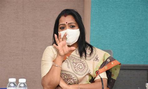 Hyderabad Mayor Gadwal Vijayalaxmi Calls For Disinfection Drive