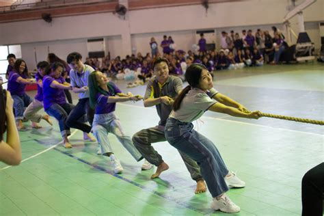 จบไปแล้ว สำหรับกีฬาพื้นบ้านในช่วงเช้า ปีนี้เรามีการแข่งขันชักกะเย่อ วิ่งเปรี้ยว วิ่งกระสอบ กอล์ฟ