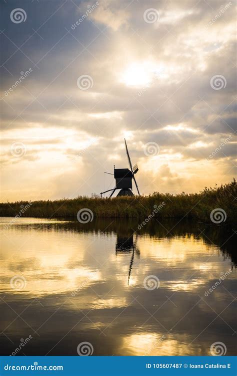 Old Windmills In Kinderdijk At Sunrise Holland Netherlands Eu Stock