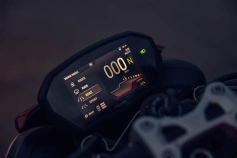 130ps馬力、頂級配備、騎姿更激進！2023 Triumph Street Triple Moto2™ Edition 海外發表