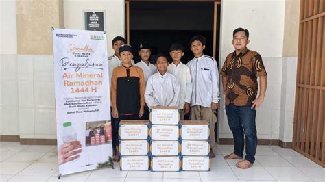 Semarak Ramadhan Laznas BMH Salurkan Botol Air Mineral Ke Masjid Mushola Dan Pesantren
