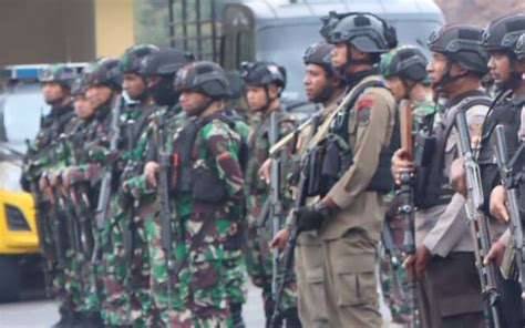 Prajurit TNI Bersiaga Seusai Diserang KKB Di Intan Jaya Papua JPNN