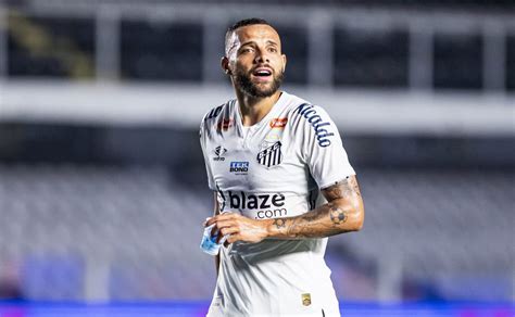 Escalação Do Santos Guilherme Se Recupera E Vira Opção Para Fábio Carille