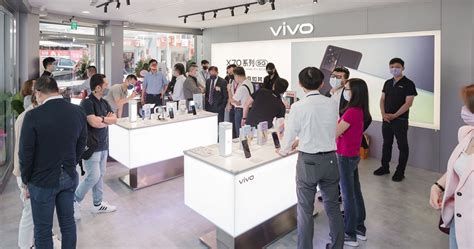 Vivo 台南府前體驗店盛大開幕，藍牙耳機下殺 17 折、買手機現折 6000 元 T客邦