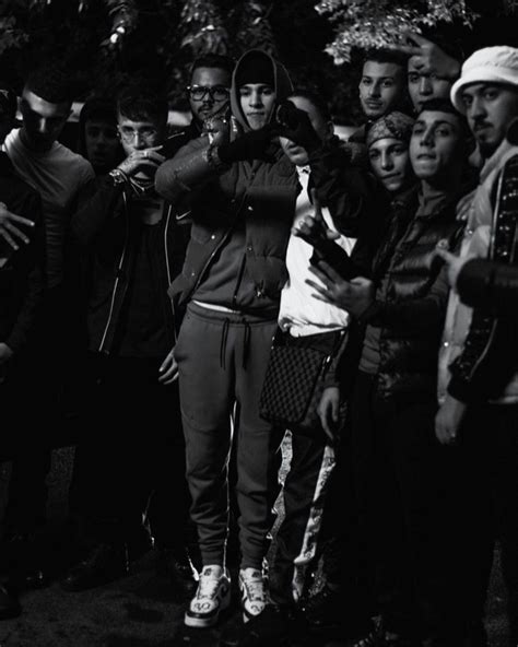 Pin Di Chiara De Luca Su Sfondo Rondo HAHAHHA Cantanti Famosi Cantanti Rapper