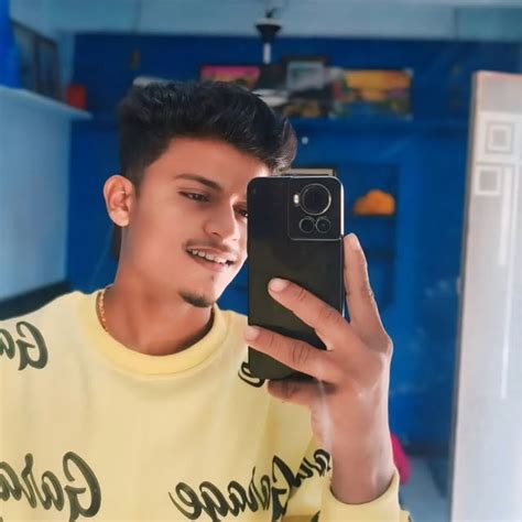 𝐃𝐢𝐯𝐲𝐞𝐬𝐡 𝐒𝐨𝐥𝐚𝐧𝐤𝐢 Divyesh0707 • Threads Say More