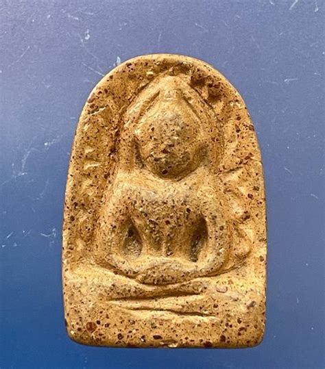 พระกำแพงซุ้มกอ มีว่านดอกมะขาม Ennxo