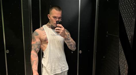 Tommy Cat Cam Model Profile Stripchat