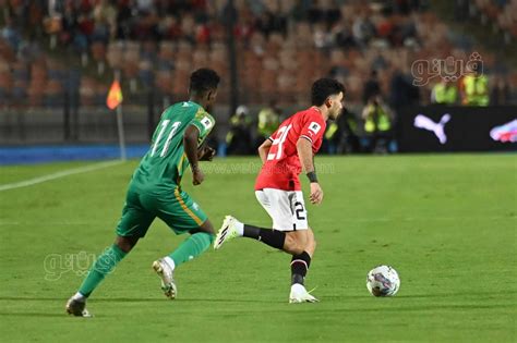منتخب مصر يتقدم على جيبوتي بهدفي محمد صلاح في الشوط الأول صور