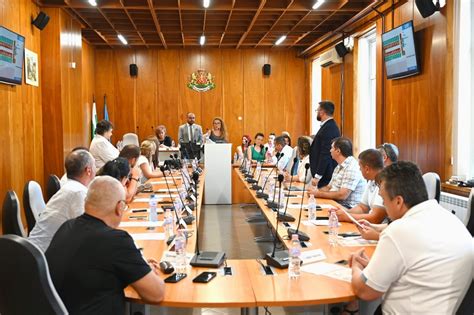 Новите общински съветници в Елин Пелин положиха клетва Елин Пелин Новини Balkanec Bg