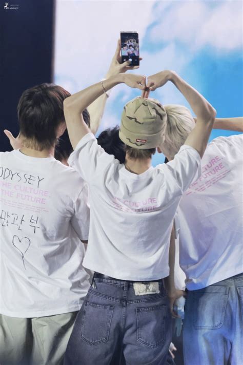 [잡담] 라이즈 단체 셀카 찍었따 인스티즈 Instiz 연예 카테고리