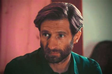 Η Γη της Ελιάς Η Ισμήνη υποψιάζεται τον Κωνσταντίνο και