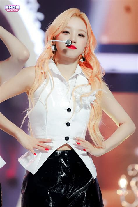 221026 Gi Dle Yuqi Nxde At Show Champion Kpopping