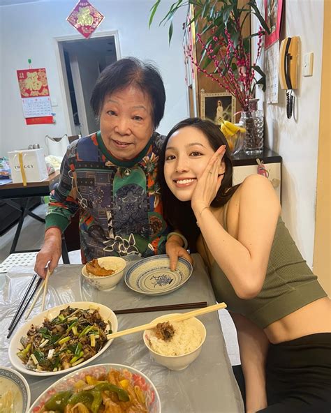 中年好聲音3丨生面口美女評審搶眼過參賽者！新世代音樂才女身材火辣 倫敦皇家音樂學院碩士畢業 星島日報