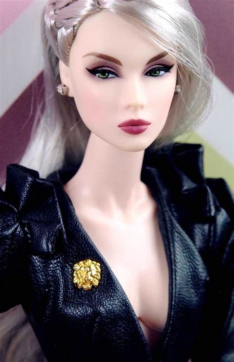 Vogue Worthy New And Resale Barbie And 12 Fashion Doll Department Store