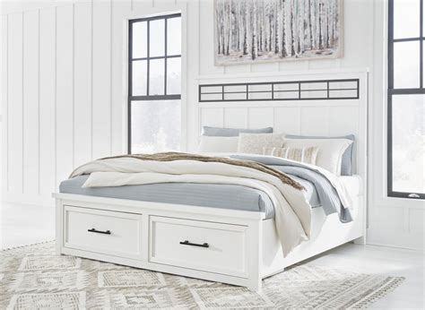 Ashbryn King Size Bed