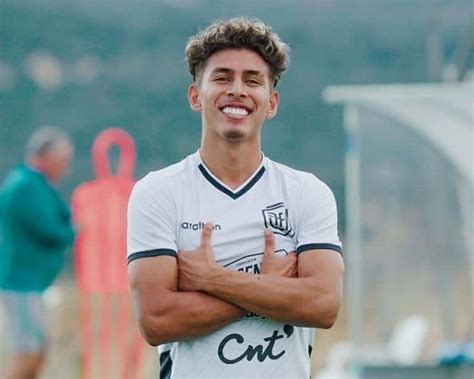 Jugador De Futbol Profesional Jeremy