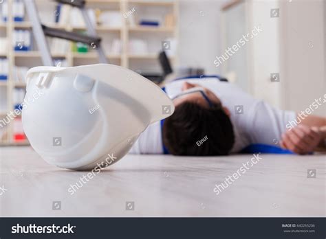 13 149 Falling Worker Images Stock Photos Vectors Shutterstock