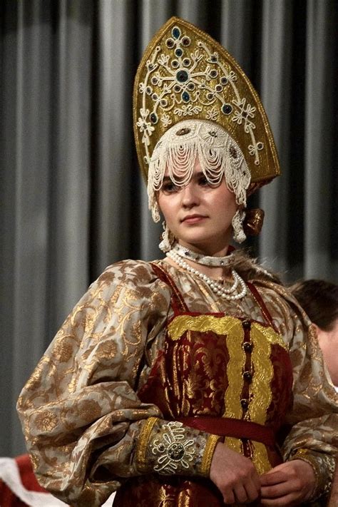 Пин на доске фотоссесия в 2024 г Этнические наряды Русская мода