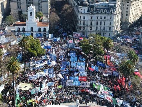 Movilizaciones Masivas En Defensa De La Educación Universitaria En