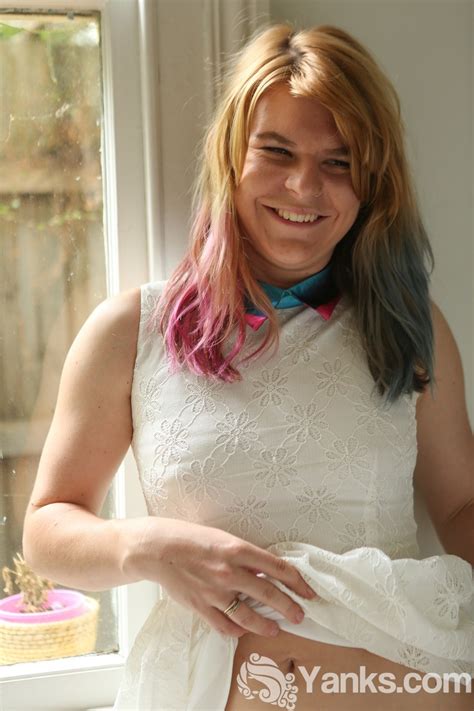 Blondie Ophelia Rose Takes Off Her Clothes Shows Her Puffy Nipples And