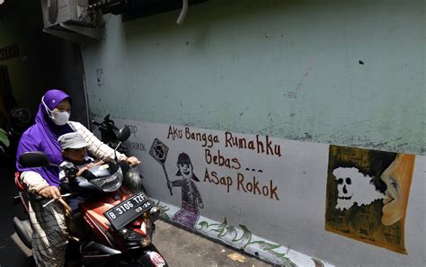 Implementasi Kebijakan Kawasan Tanpa Rokok Belum Optimal Kompas Id