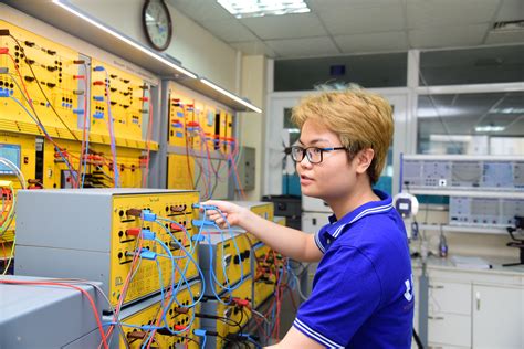 Hiệu Trưởng Trường Đại Học Khoa Học Công Nghệ Hà Nội Usth Dự Báo Những Nhóm Ngành Học được Săn