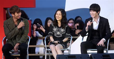 [포토]백진희 두 멋진 남자 사이서 행복해요~