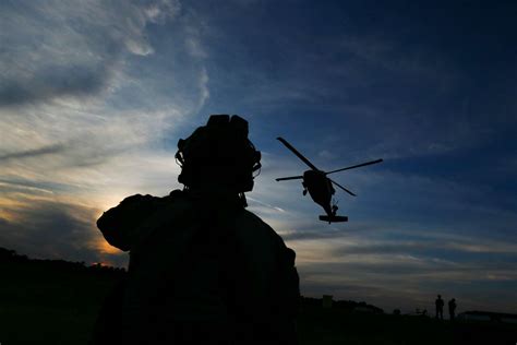 A Us Air Force Tactical Air Control Party Airman Nara And Dvids