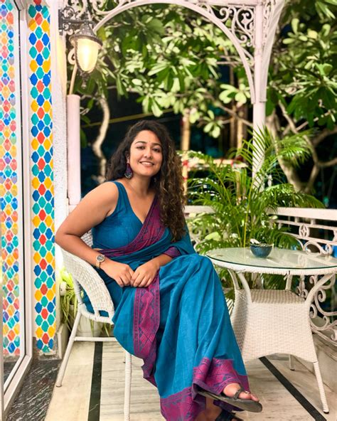 Shreya Chakraborty 🦋 Instagram