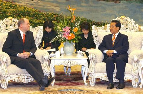 吴官正会见芬兰客人