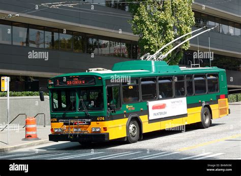 King County Metro Bus Moving Down Broad Street Seattle Stock Photo Alamy