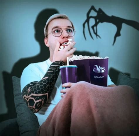 Patologiczny Youtuber Gimper Promowany Przez Play Polska P4 Spółka Z Oo Wykoppl