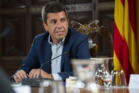 Exigen a Mazón que aclare si cobra sobresueldos como Feijóo Hay