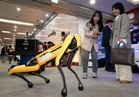 미래 도시를 장식할 스마트 로봇이 한 자리에 전자신문