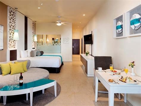 El Dorado Seaside Suites