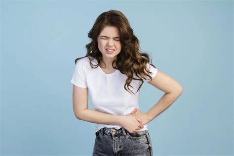 Đau bụng dưới rốn Nguyên nhân và cách làm giảm đau