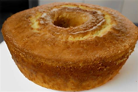 Bolo de creme de leite da vovó fofinho e delicioso para o seu café ou