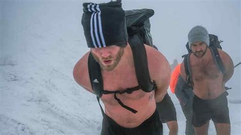 অর্ধনগ্ন অবস্থায় তিনদিন ধরে বরফের পাহাড়ে বিশ্বকাপজয়ী ফুটবলার