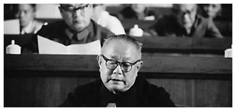 他是第三任国家主席，墓碑上没有名字，留下24字却震撼人心李先念徐向前将军