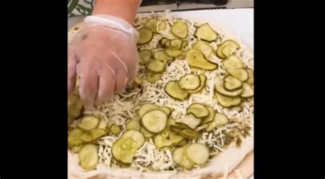 하와이안 피자를 위협하는 호불호 피자 