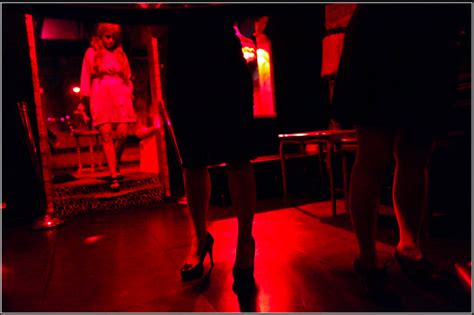 Naked Girls Reading NYC Images