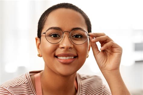 Premium Photo Portrait Of African American Woman In Glasses