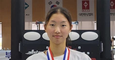 이래나 전국종별펜싱 여중부 에페 ‘정상劍