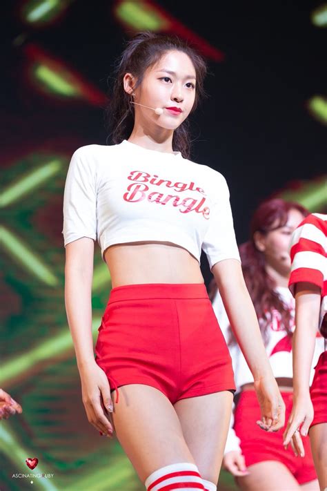 Fans Concerned Over Aoa Seolhyuns Latest Photos Showing Drastic Weight