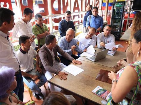 Serán destinados 4 5 billones para obras viales en Santander