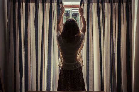 【the Curtains Have Been Pulled Shut】とはどういう意味ですか？ 英語 イギリスに関する質問
