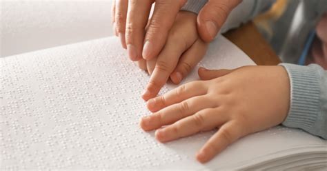 Hasilkan Kamus Dwibahasa Bentuk Braille Bantu Murid Buta Berita Harian Hasilkan Kamus Dwibahasa Bentuk Braille Bantu Murid Buta Berita Harian